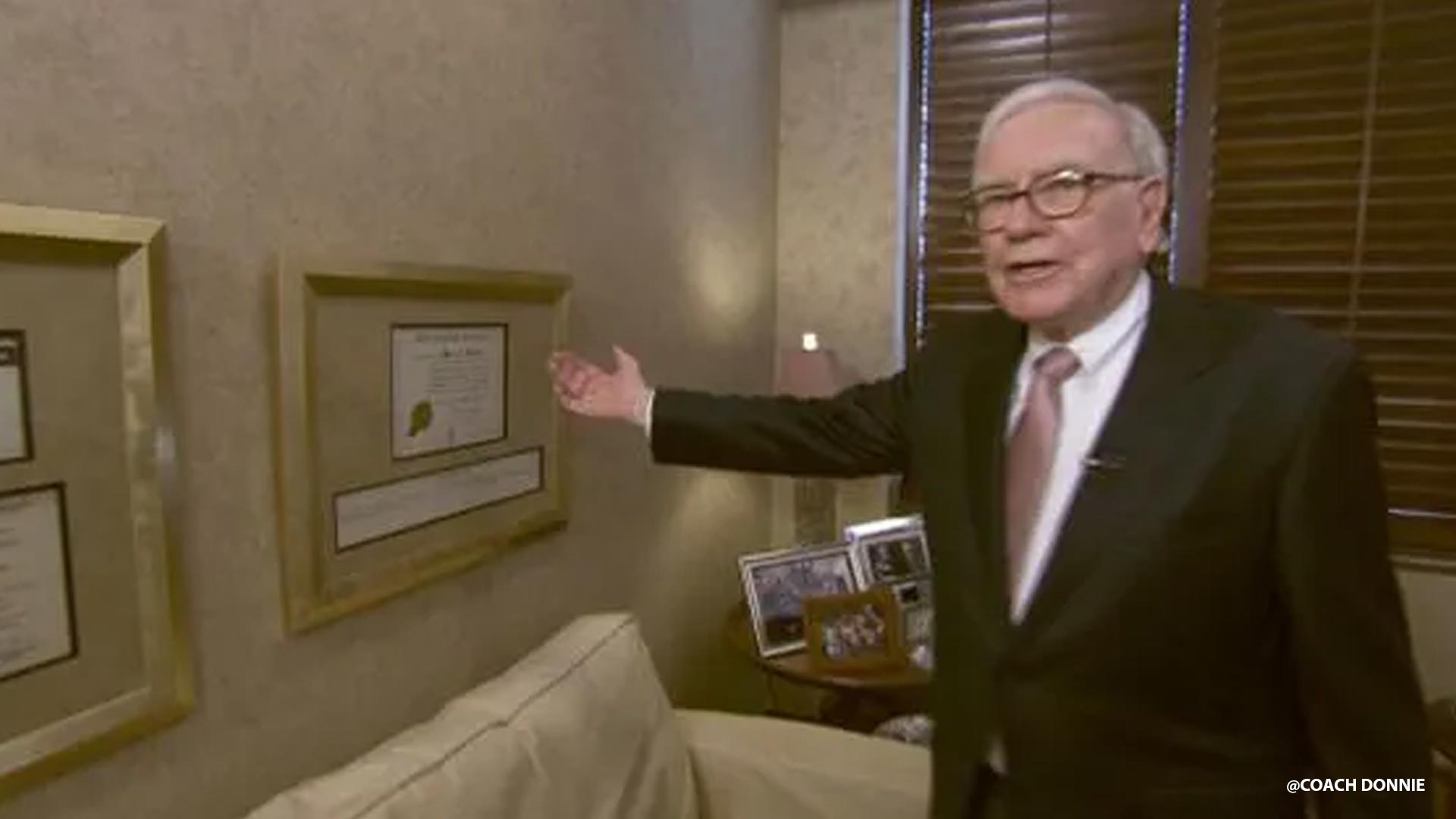 Warren Buffett tiết lộ tấm bằng có giá trị nhất cuộc đời ông - Nguyễn ...